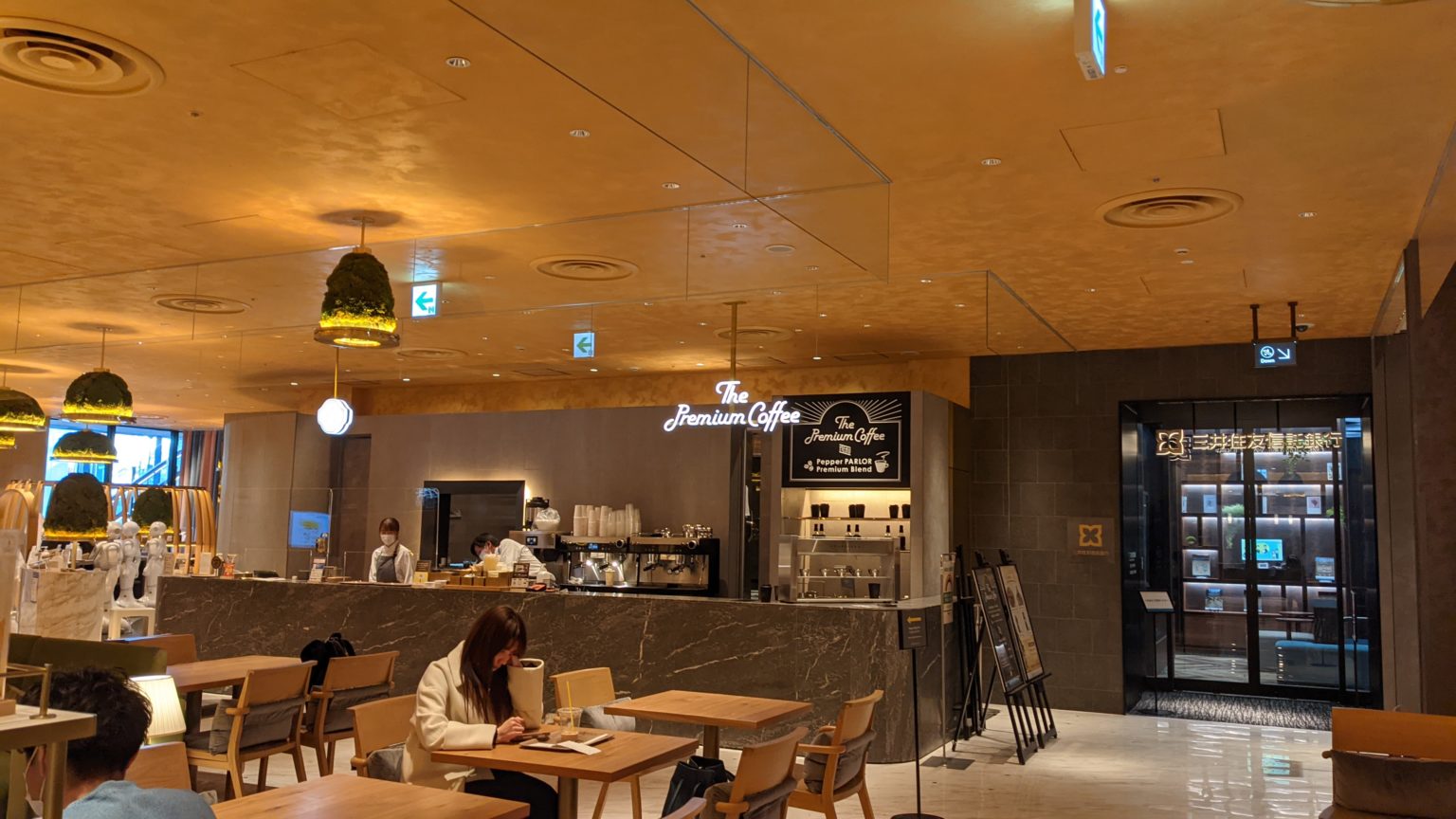 ペッパー君が接客してくれる『Pepper PARLOR』がいろいろとカオスだった話 | バーチャルライフマガジン