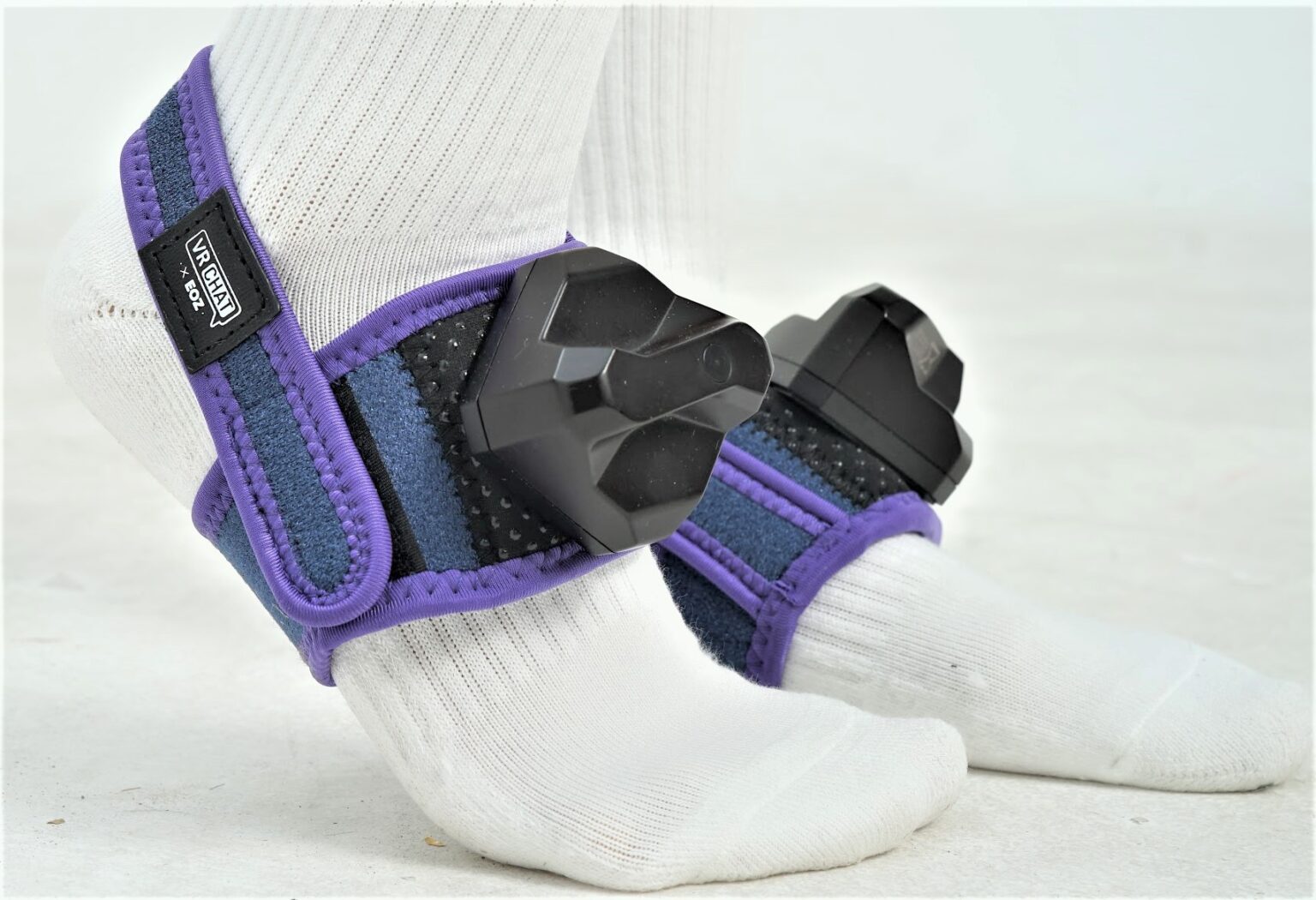 VRChatの公式グッズ「VRC GEAR」誕生！ロゴ刺繍入り「VRC Hat」も！？ | バーチャルライフマガジン